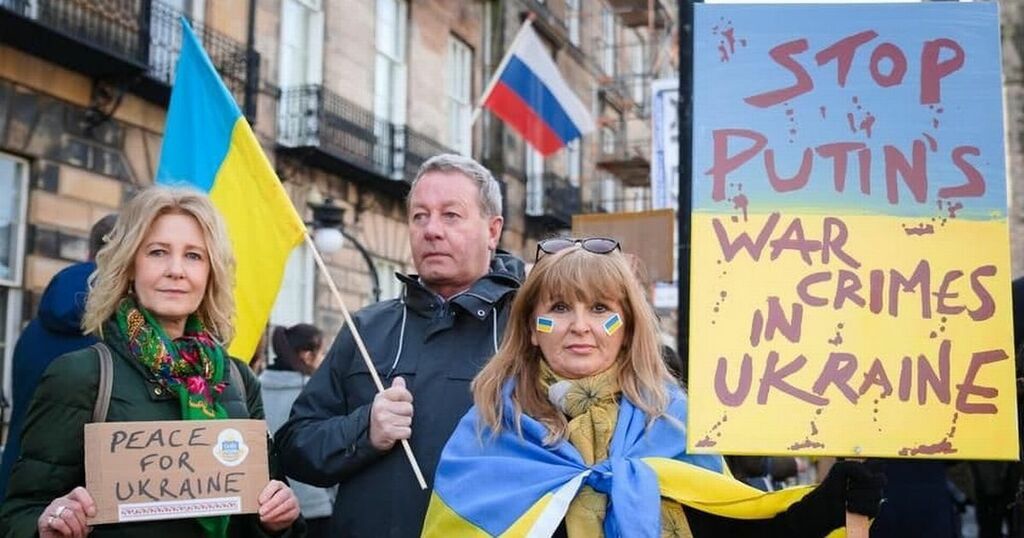 Perthshire couple hoists Ukrainian flag over local pub…