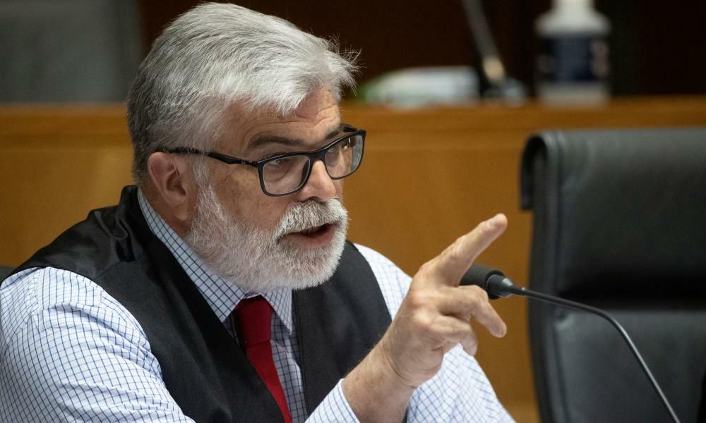 Kim Carr bows out after three decades as Labor senator…