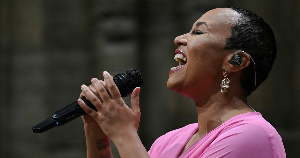 Emeli Sandé's incredible hair transformation, love…