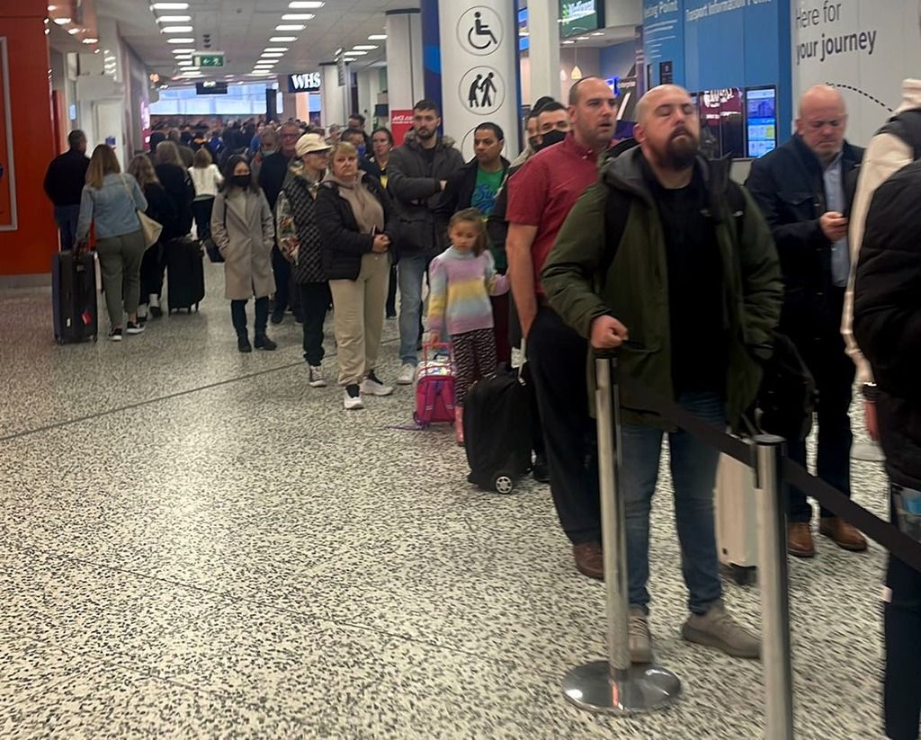 Why are airport queues so long and what are…