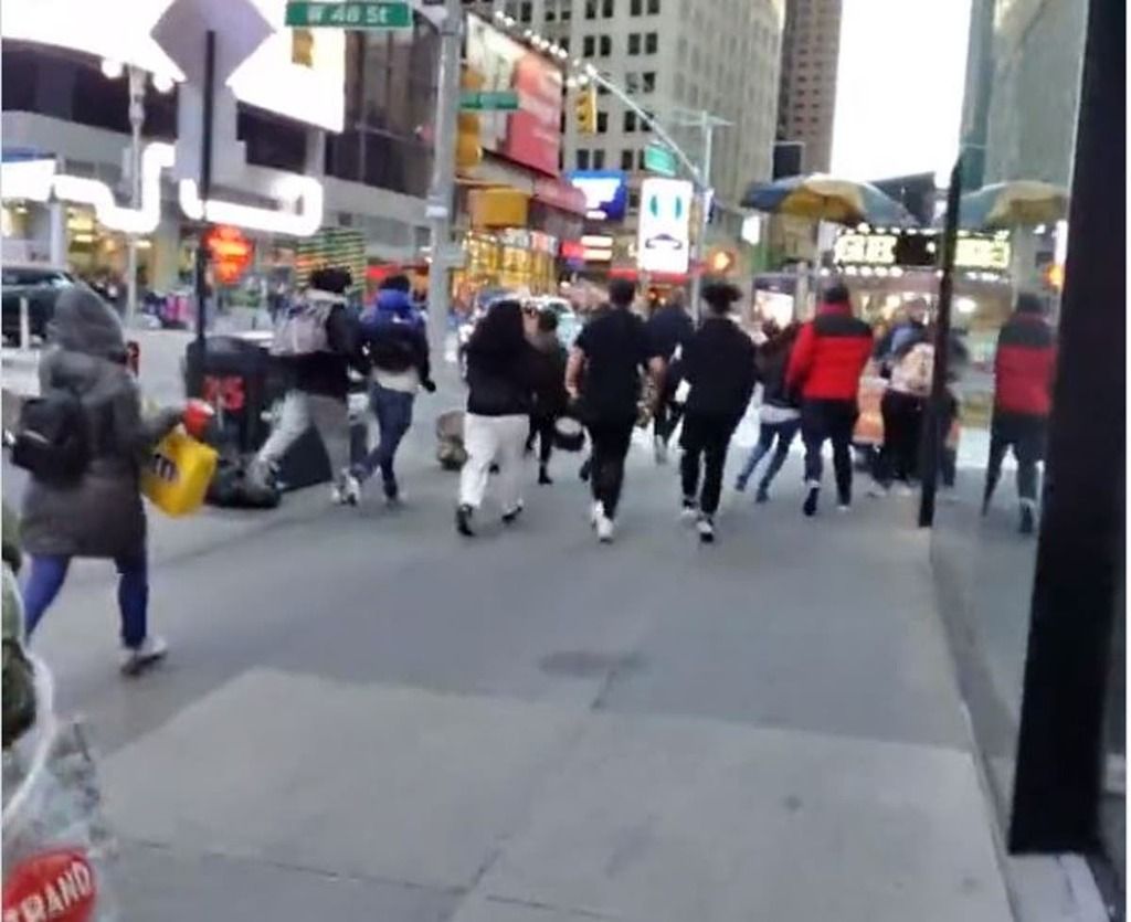 Mass panic in Times Square as tourists flee from fiery…