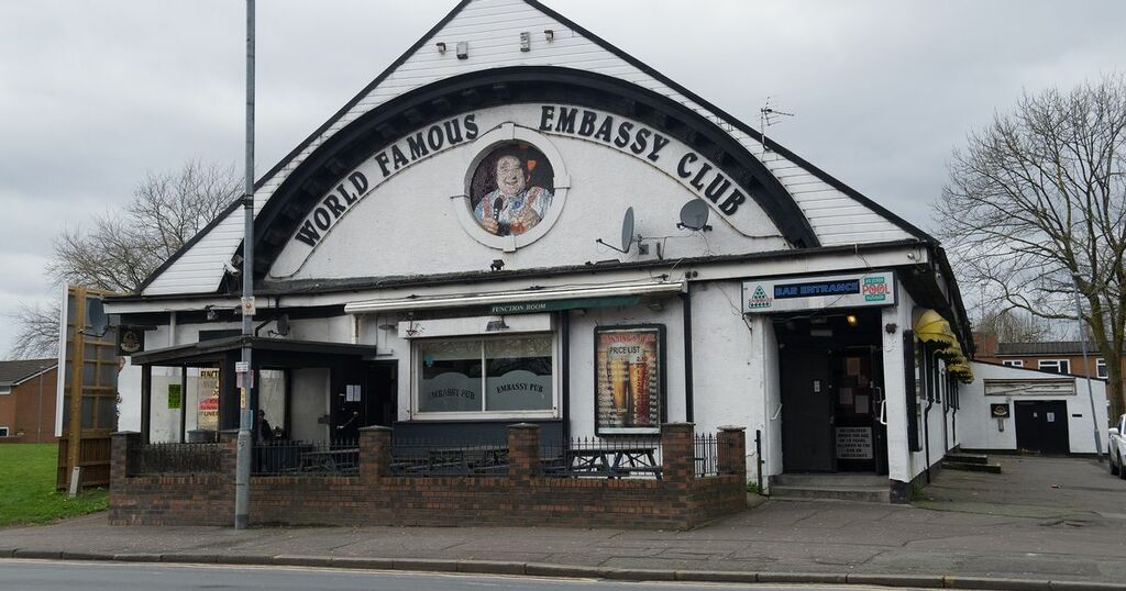 Bernard Manning's Embassy Club KEEPS its licence after…