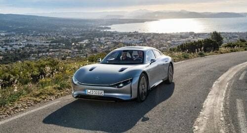 Mercedes-Benz EV travels more than 620 miles on a…