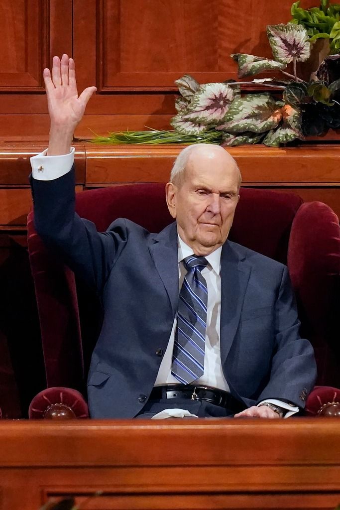 At 97, Mormon president becomes oldest in church…