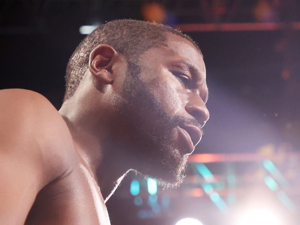 Who is Don Moore? The boxer fighting Floyd Mayweather…