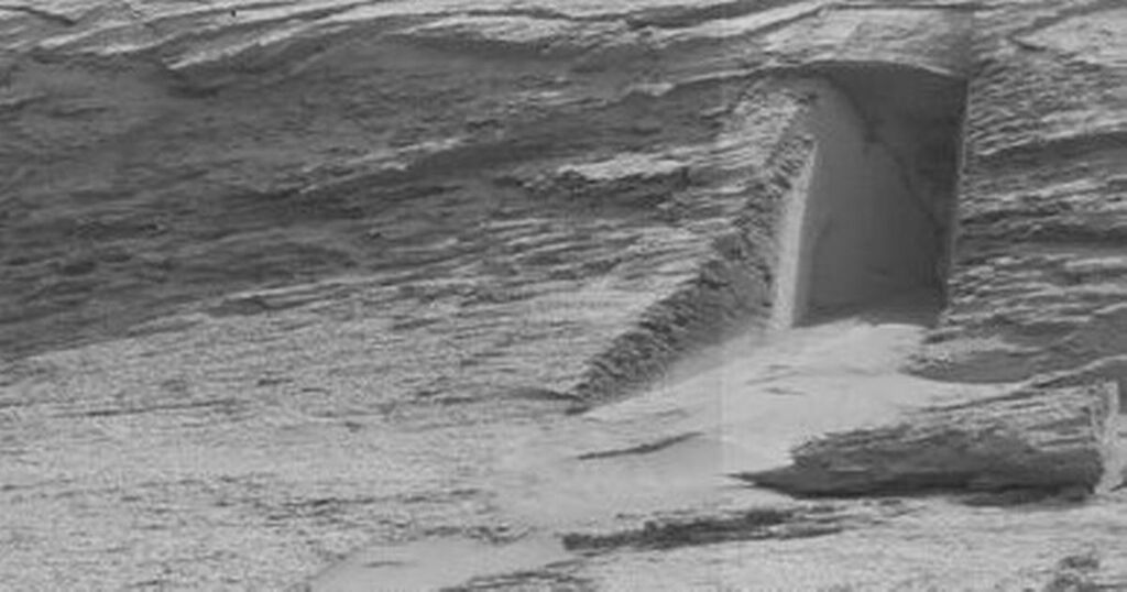 New NASA picture from surface of Mars shows 'doorway'…