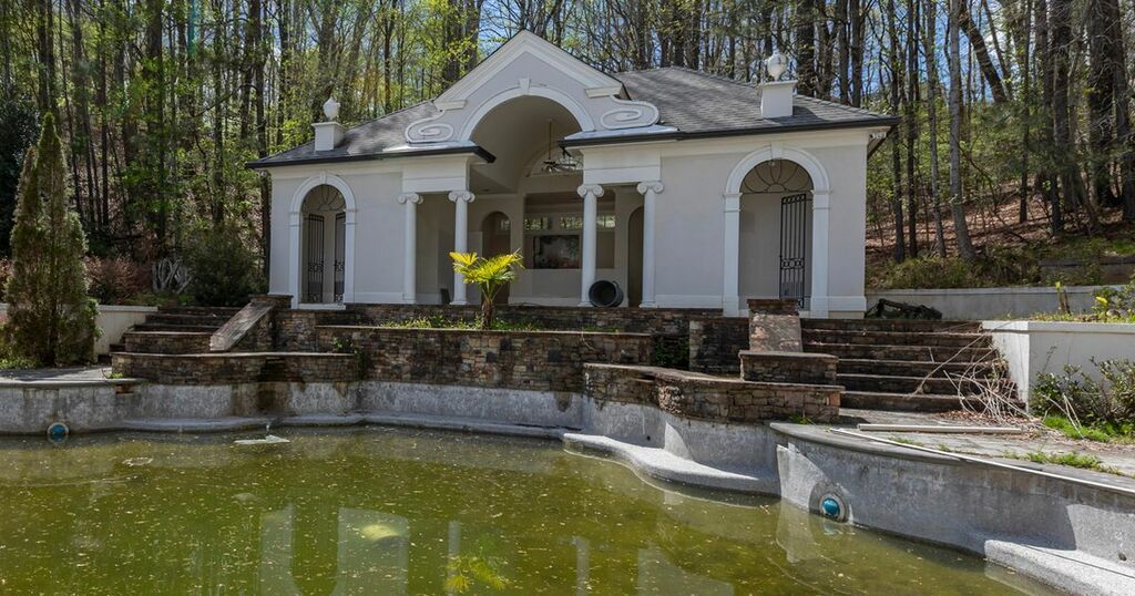 Inside Sean 'P Diddy' Combs' £2m abandoned mansion…