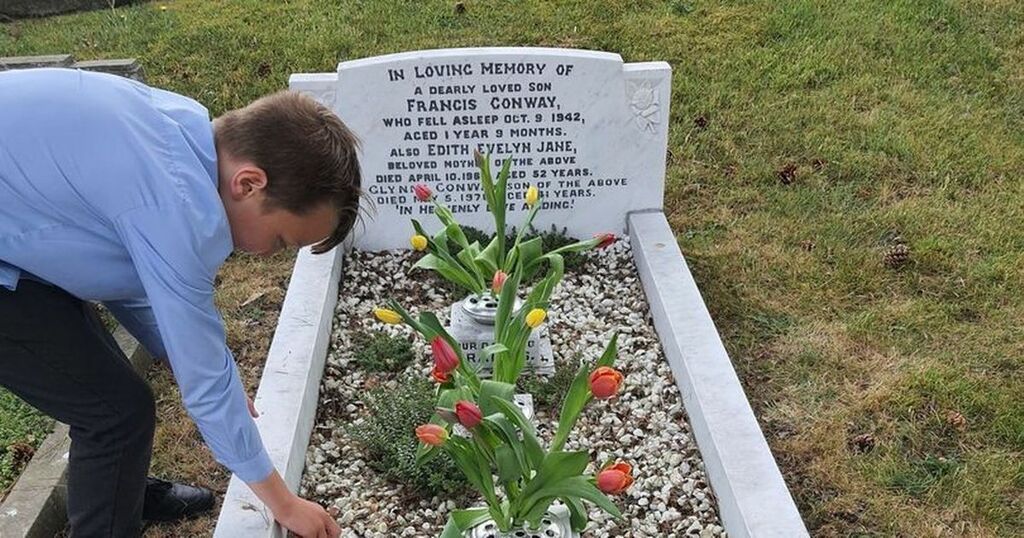 Young boy praised for 'inspirational' act of kindness…
