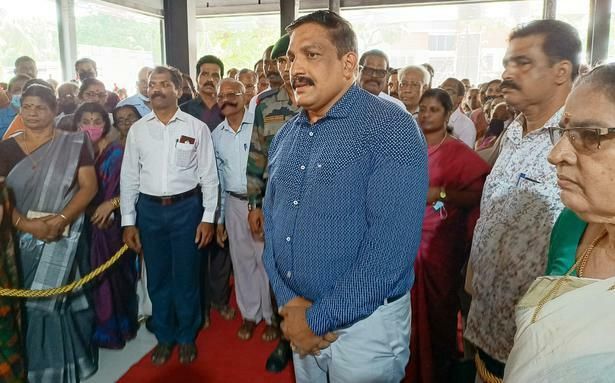 Major brings defence personnel together