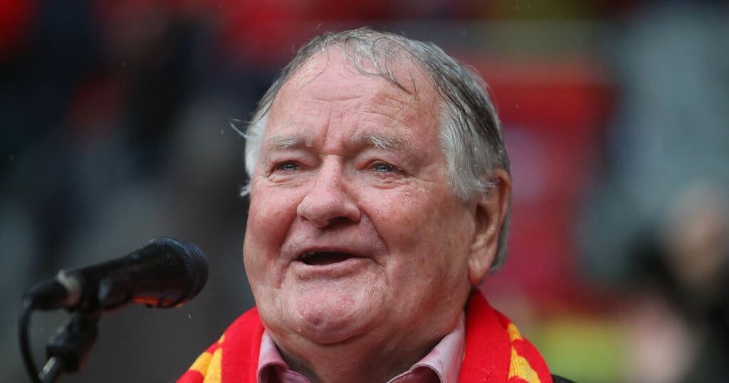 Dafydd Iwan's epic rendition of Yma o Hyd brings the…