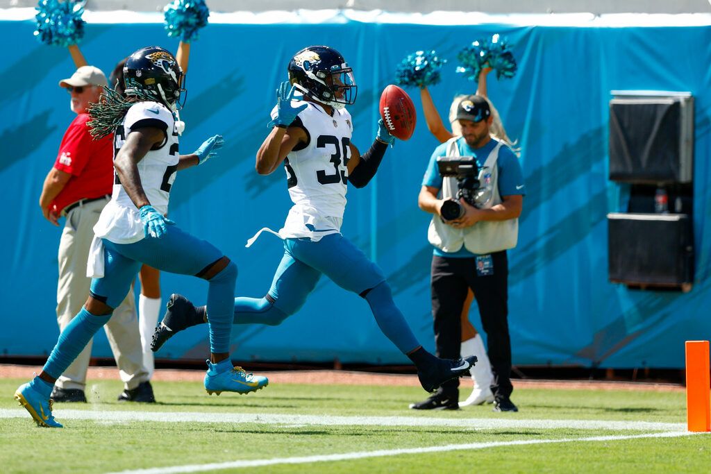 Watch: Jags WR Jamal Agnew now participating in…