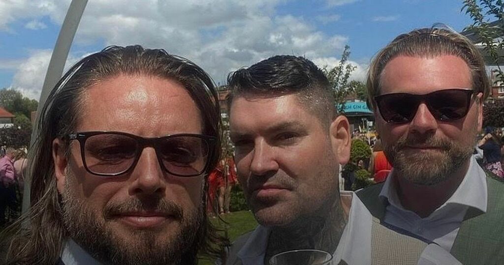 Keith Duffy shares smiley snaps as he reunites with…