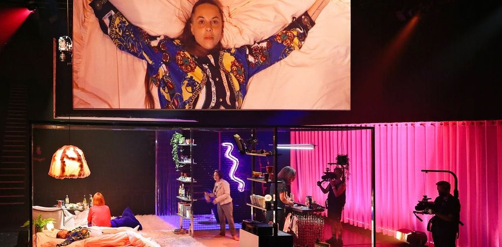 Comic anticlimax in Nat Randall and Anna Breckon’s Set…