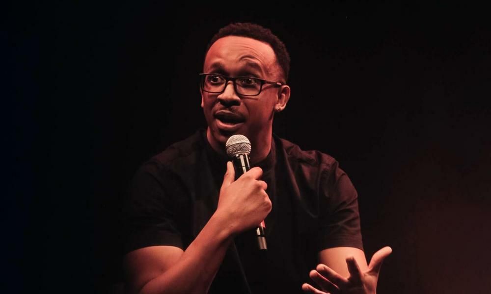 Travis Jay review – a loose, likable set about fathers…