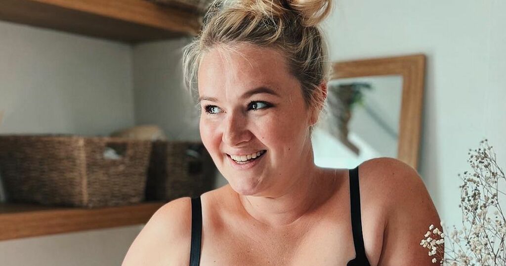 Former EastEnders star Melissa Suffield shows off…