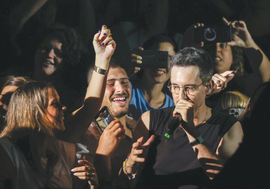 Ivri Lider celebrates 25 years on stage in dazzling…