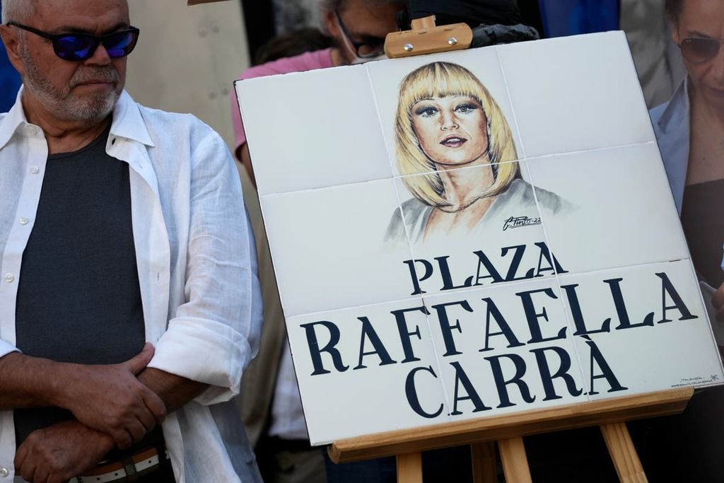Italian singer Raffaella Carrà honored with square in…