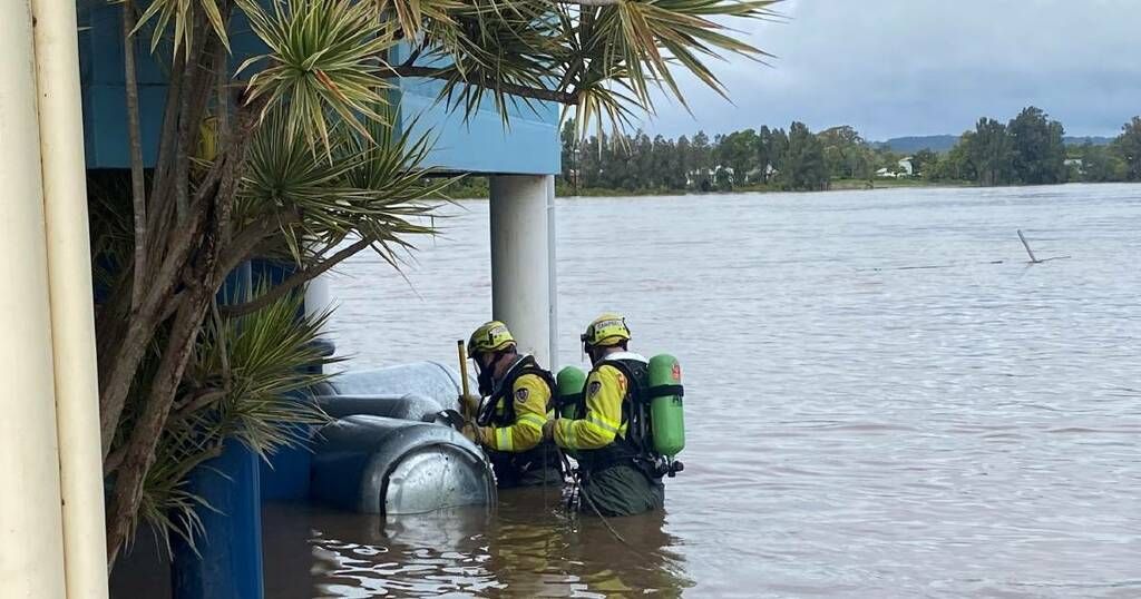 Fire and Rescue brigade respond to gas cylinder…