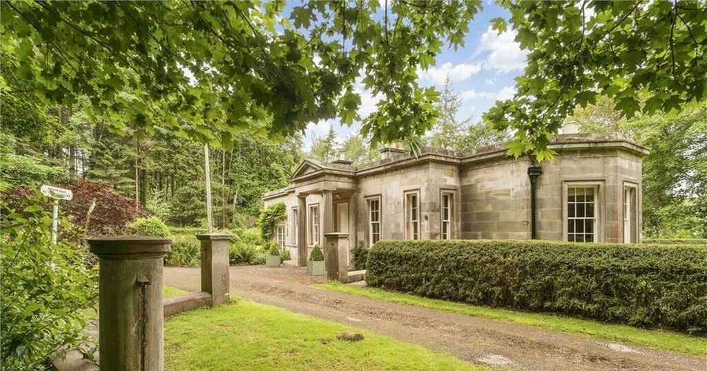 Historic East Lothian cottage with adorable…