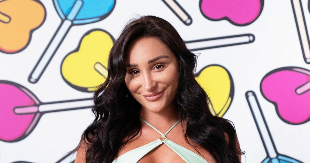 Love Island bombshell Coco Lodge returns to old job…