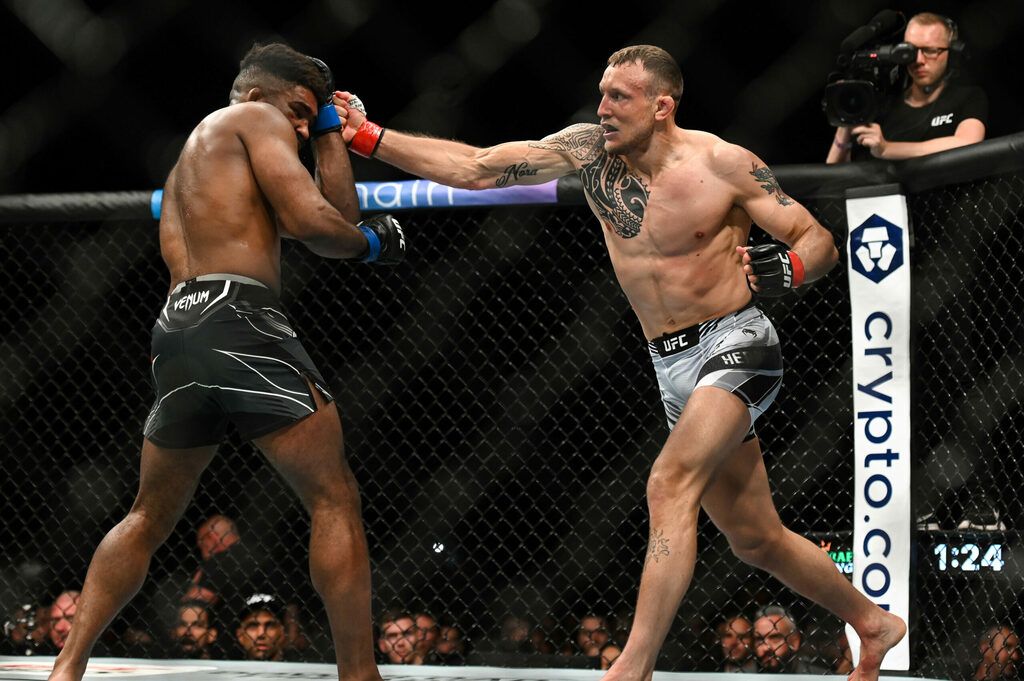 Jack Hermansson def. Chris Curtis at UFC Fight Night…