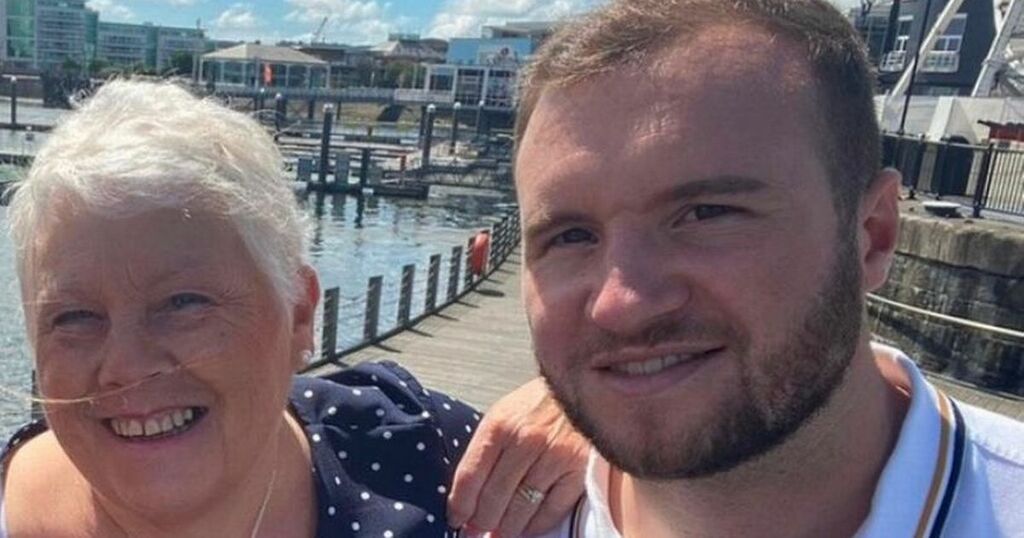 Clever 'hey mum' WhatsApp scam sees people lose…