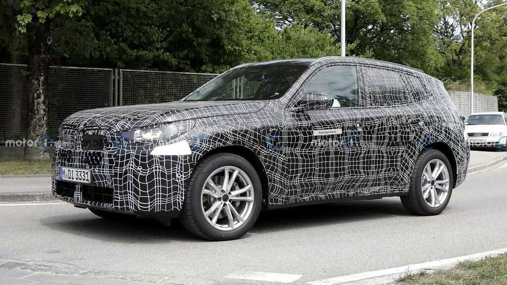 New BMW X3 Plug-In Hybrid Spied Up Close With Standard…