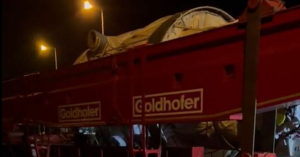 Video shows 'monster' abnormal load from Belfast Docks…