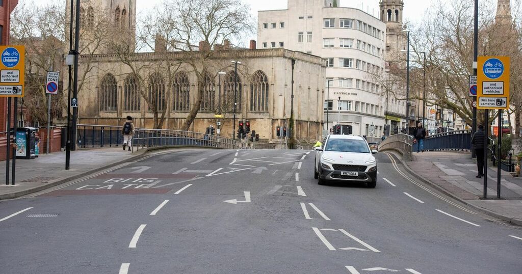 Bristol Bridge reopens to traffic as Redcliffe Bridge…