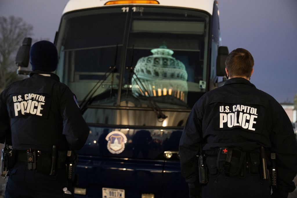 Capitol Police officer facing criminal charges tied to…