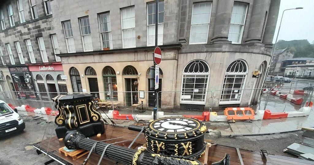 Iconic Edinburgh clock returns to Leith Walk after 15…
