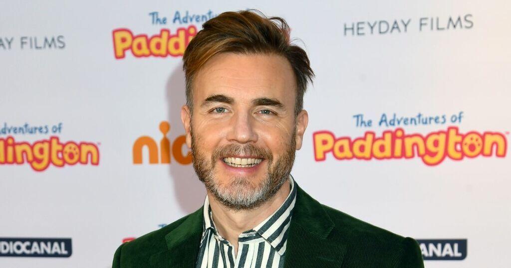 Gary Barlow stuns fans as he shares beach snap with…
