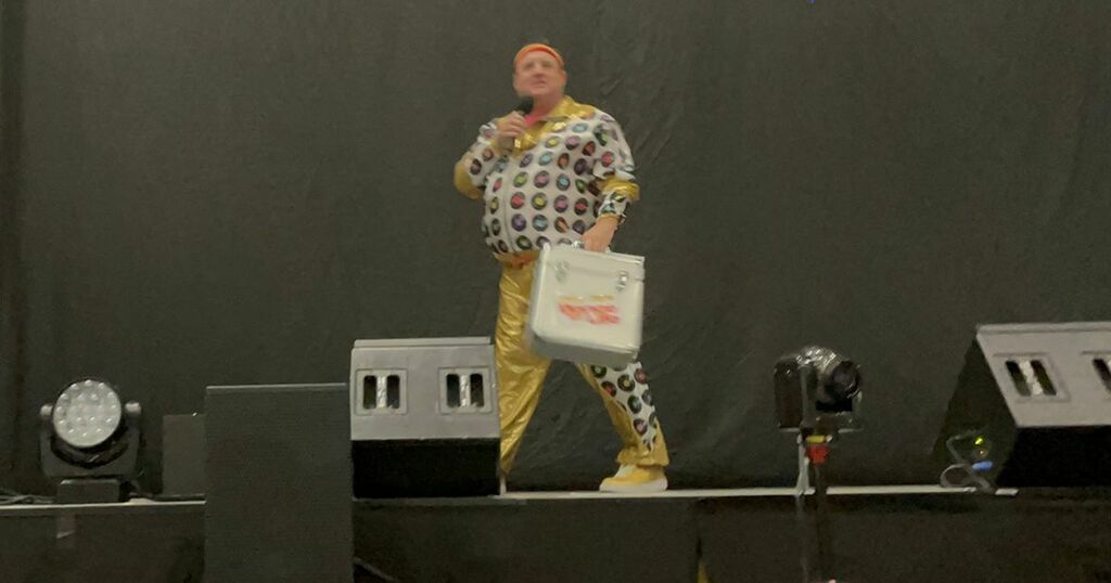 Peter Kay delights fans as he makes rare public…