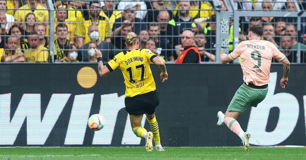 Watch ex-Celtic star spark bonkers Bundesliga scenes…