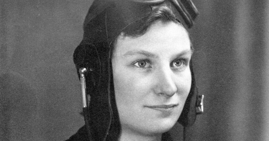 Woman who risked life flying RAF fighters in WWII dies…
