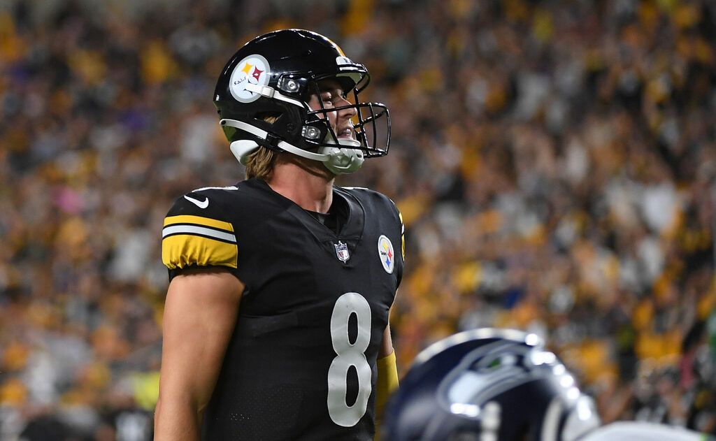 Check out the best preseason pics of Steelers QB Kenny…