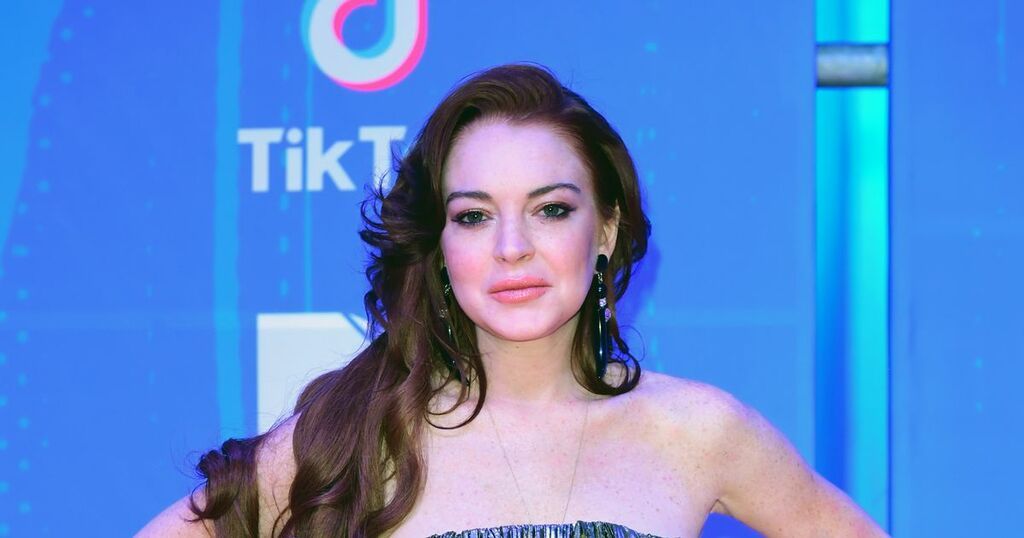 Lindsay Lohan recreates cute family snap 20 years…