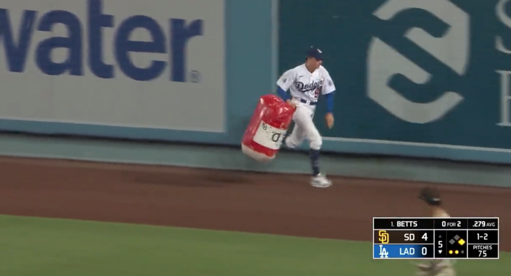 Dodger fans trolled the Padres about Fernando Tatis’…