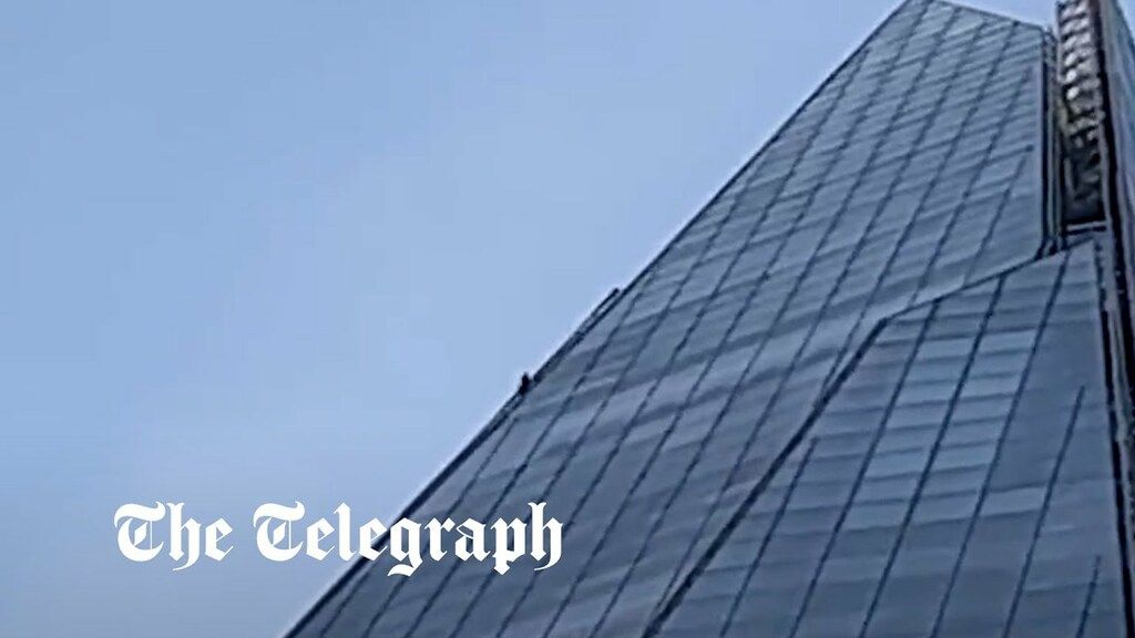 Daring free climber takes on The Shard in London
