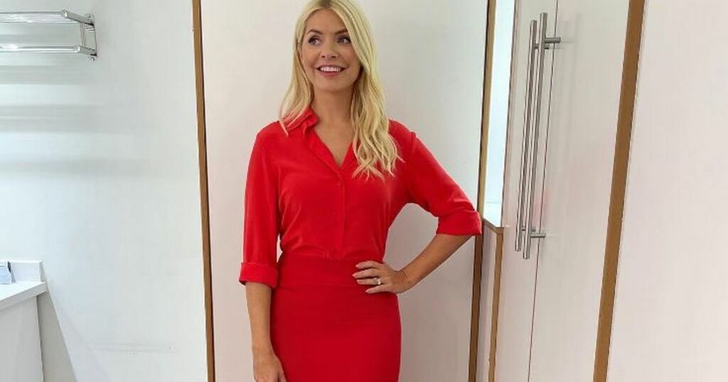 Holly Willoughby wows her fans in 'gorgeous' red…