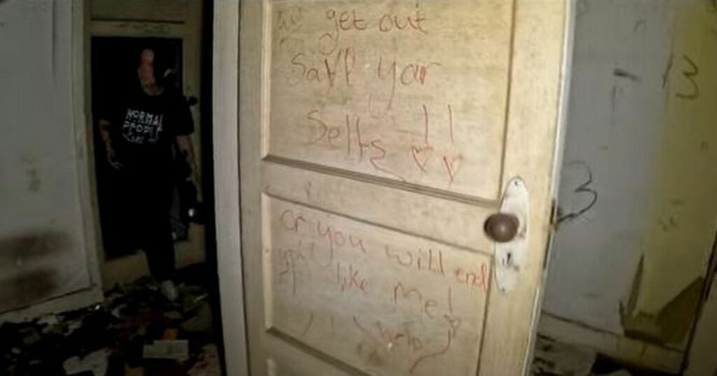 Urban explorer finds 'demon house' hidden in woods…