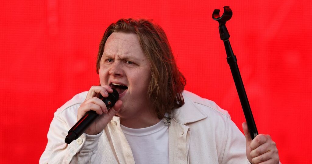 Lewis Capaldi responds to Liz Truss lookalike claims…
