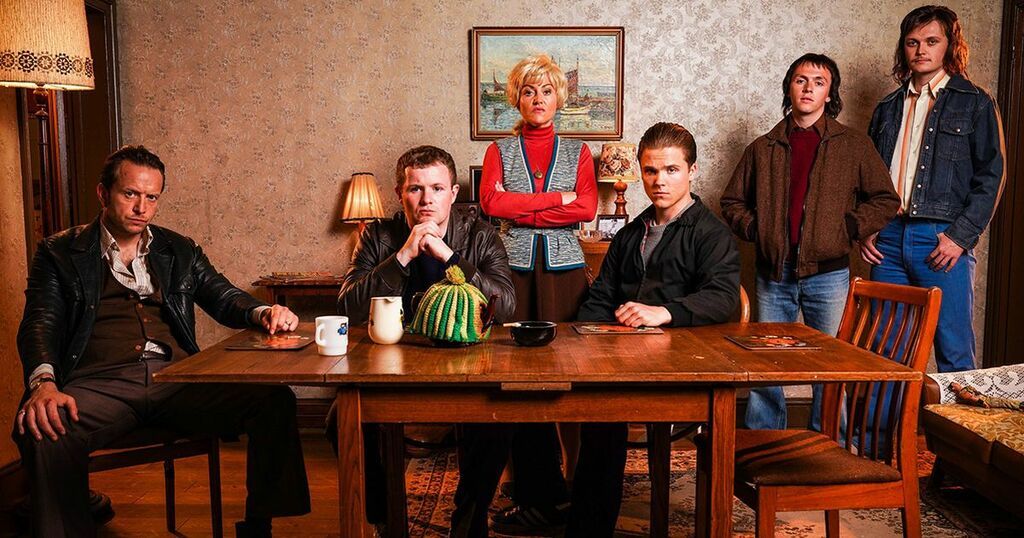 EastEnders fans hail 'incredible casting' of Mitchells…