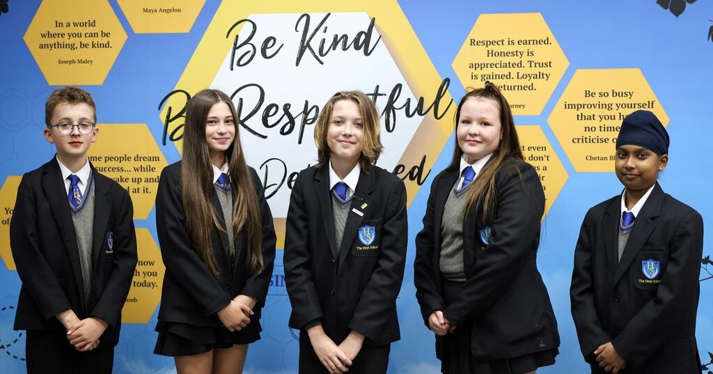 School praised for giving free uniform to all new…