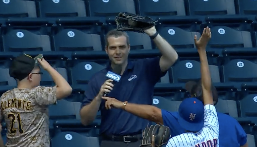 Mets field reporter hilariously got hounded for a foul…