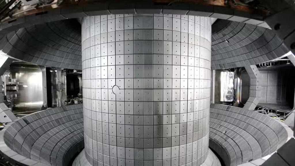 Nuclear fusion breakthrough as reactor runs seven…