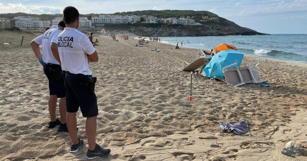 Tourists killed after being struck by lightning in…