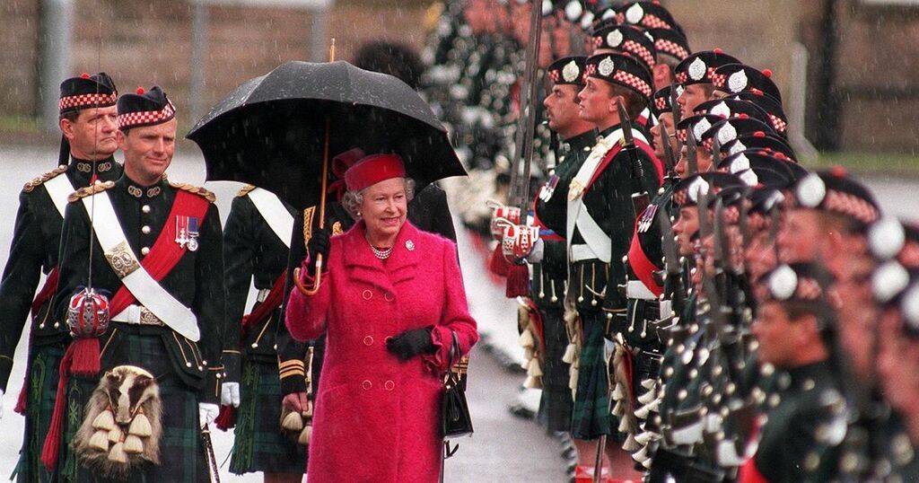 Queen Elizabeth II in Edinburgh: 22 amazing photos…