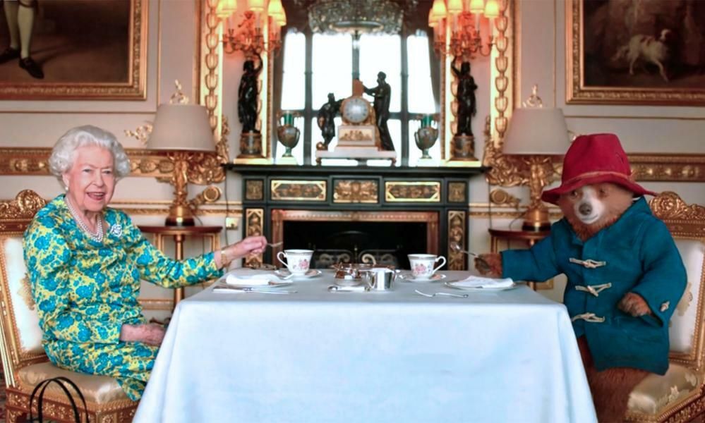 From Paddington to 3D speeches: the Queen’s dazzling…