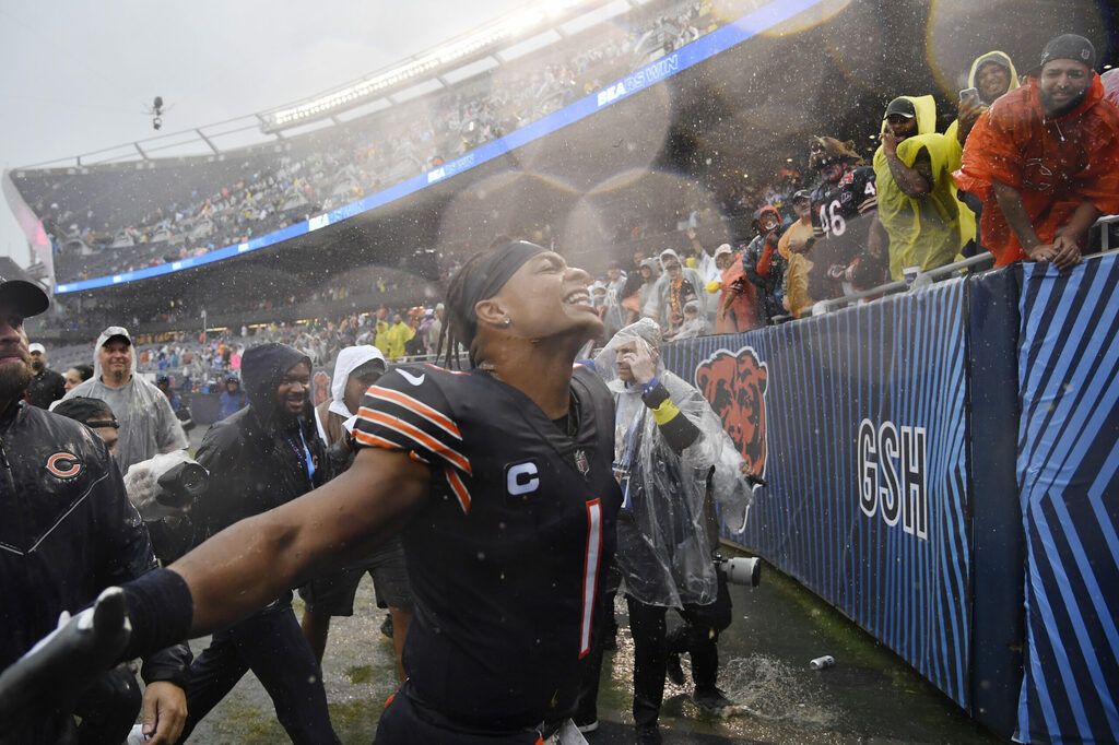 Best photos from the Bears’ Week 1 upset win vs. 49ers